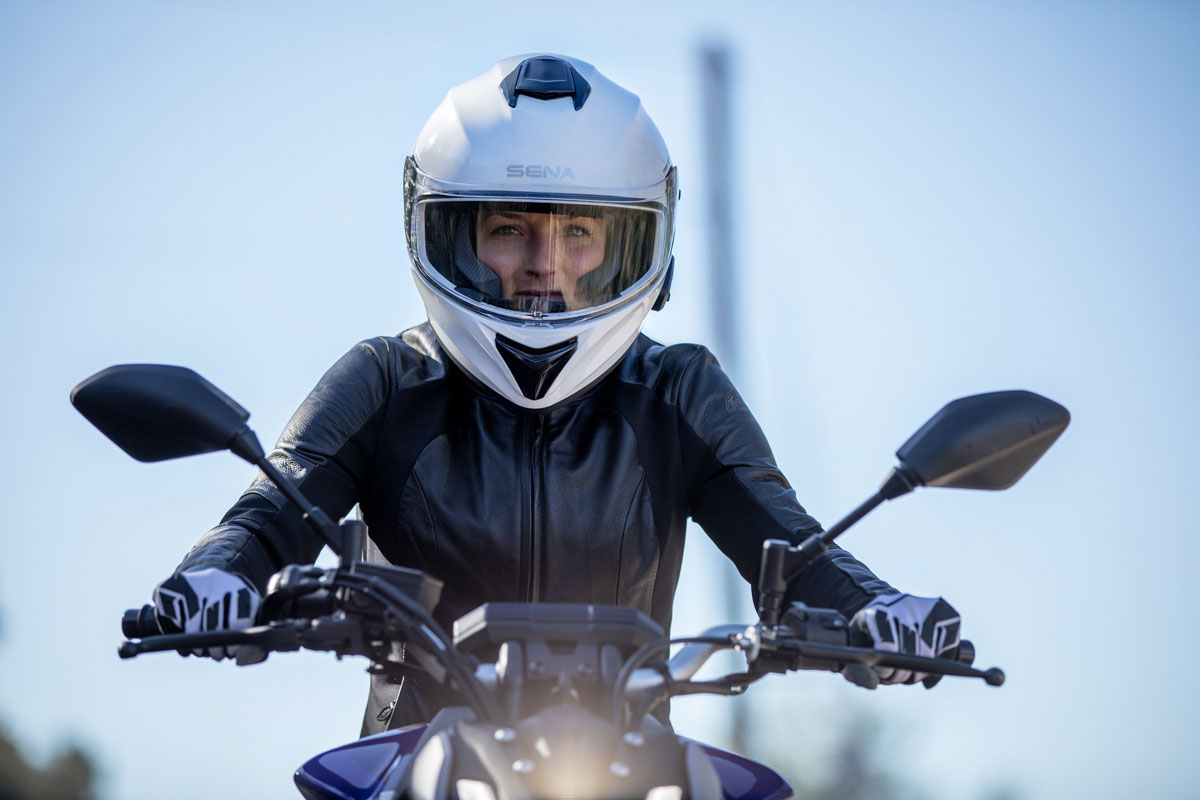 SENA PRESENTS OUTRIDE, A FULL-FACE HELMET WITH INTEGRATED COMMUNICATION ...